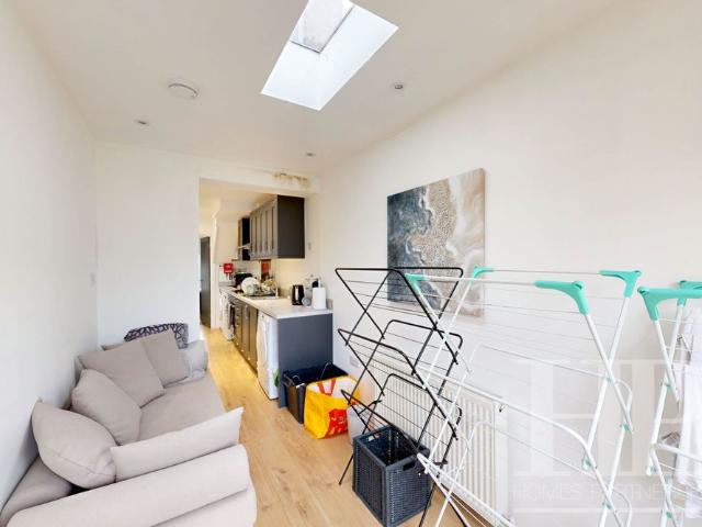 Prince Albert Square, Redhill, RH1