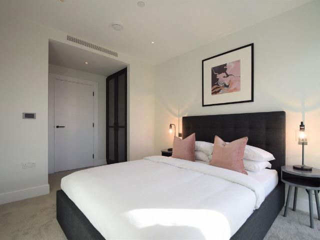 Prince Of Wales Drive, London SW11, 1 bed flat to rent, £3,150 pcm | PrimeLocation