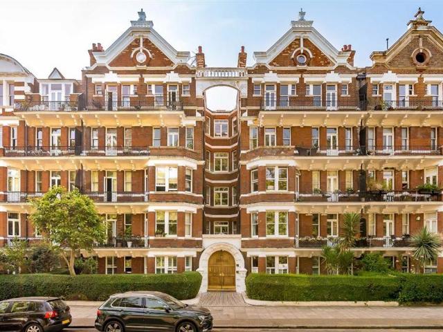 Prince Of Wales Drive, LONDON SW11 2 bed flat to rent £2,850 pcm £658 pw