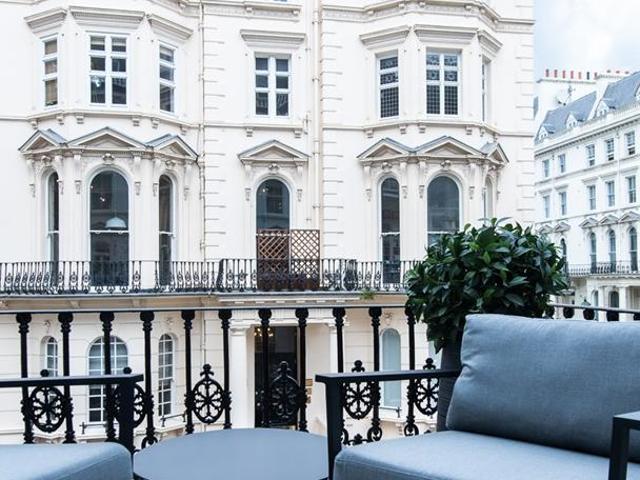 Prince of Wales, London, W8 2 bed apartment to rent £13,390 pcm £3,090 pw