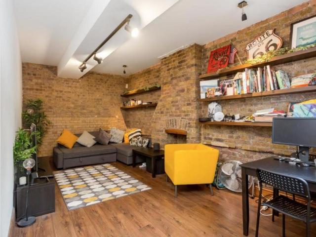 Prince Of Wales Passage, London NW1 1 bed flat to rent £2,400 pcm £554 pw