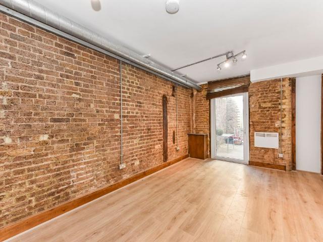 Prince Of Wales Passage, London NW1, 3 bed flat to rent, £3,600 pcm | PrimeLocation