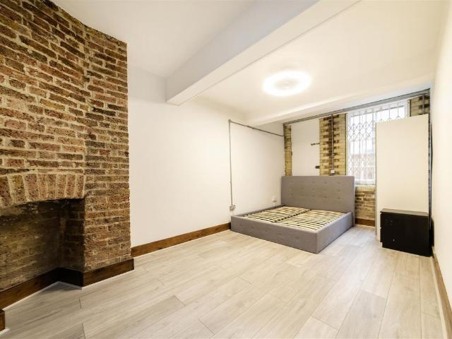 Prince Of Wales Passage NW1, 3 bed flat to rent, £4,000 pcm | PrimeLocation