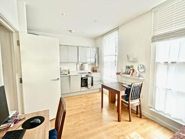 Prince Of Wales Road, London NW5, 1 bed flat to rent, £1,850 pcm | PrimeLocation