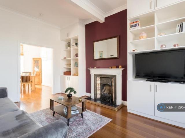 Prince Of Wales Road, London, NW5 2 bed maisonette to rent £3,450 pcm £796 pw