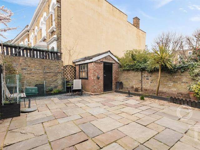 Prince of Wales Road, NW5 1 bed flat to rent £2,200 pcm £508 pw