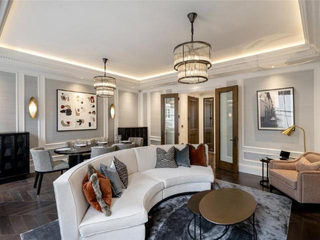 Prince Of Wales Terrace, Kensington, W8 2 bed apartment to rent £12,068 pcm £2,785 pw