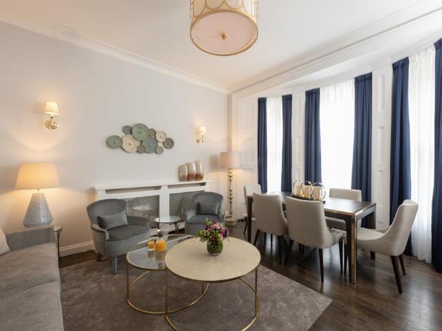 Prince of Wales Terrace, Kensington. 3 bed apartment to rent £7,999 pcm £1,846 pw