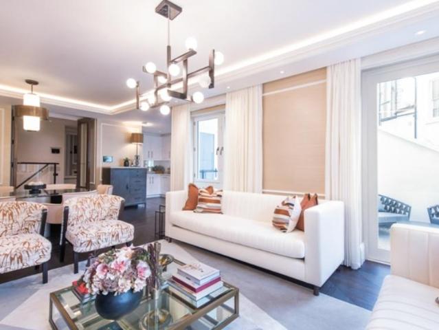 Prince of Wales Terrace, London W8 3 bed apartment to rent £16,748 pcm £3,865 pw