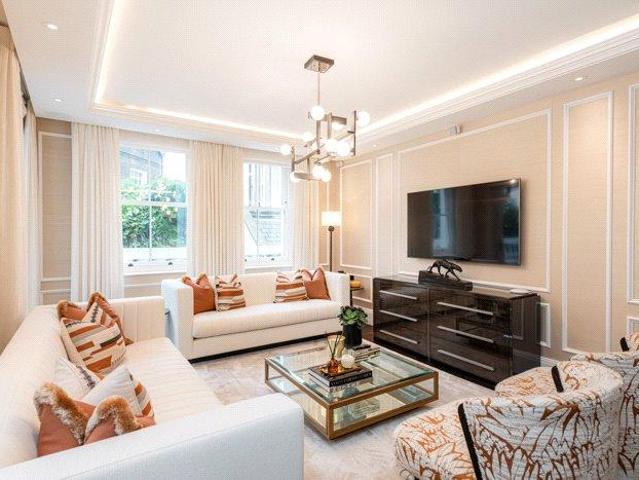 Prince of Wales Terrace, London, W8 3 bed apartment to rent £16,748 pcm £3,865 pw