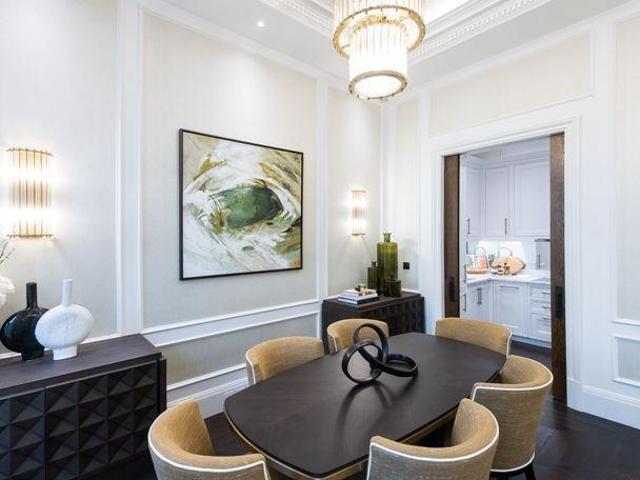 Prince Of Wales Terrace, London W8 2 bed apartment to rent £13,390 pcm £3,090 pw