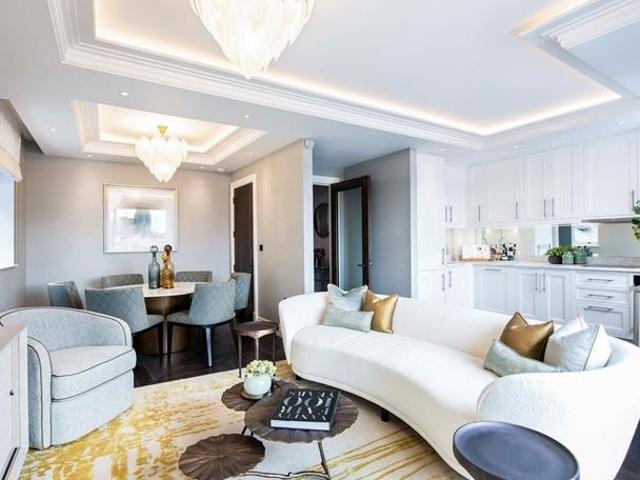 Prince of Wales Terrace, London W8 2 bed property to rent £15,817 pcm £3,650 pw