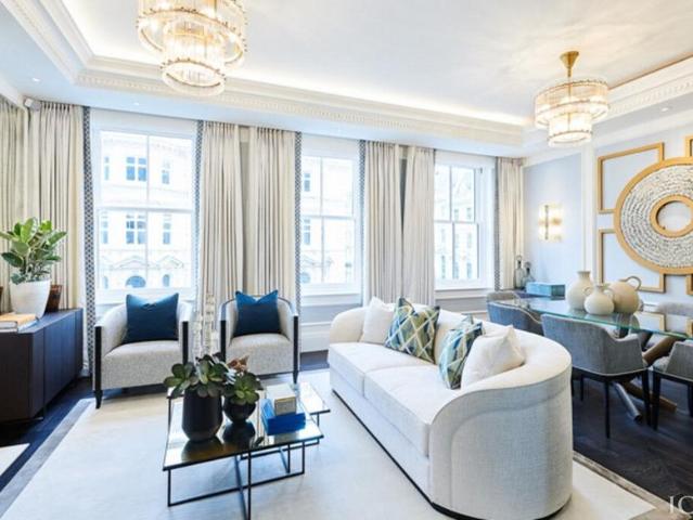 Prince Of Wales Terrace, London, W8 5 2 bed apartment to rent £12,133 pcm £2,800 pw