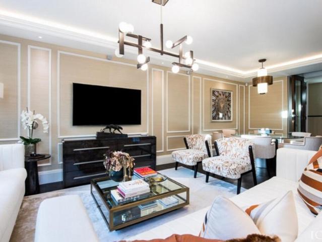 Prince Of Wales Terrace, London, W8 5 3 bed apartment to rent £17,117 pcm £3,950 pw