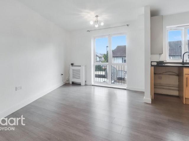 Prince Road, Croydon 2 bed flat to rent £1,650 pcm £381 pw