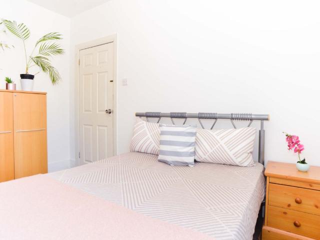 Prince Regent Lane, London E16, Room to rent, £851 pcm | PrimeLocation