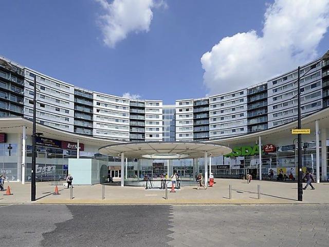 Prince Regent Road, Hounslow TW3, 2 bed flat to rent, £2,000 pcm | PrimeLocation