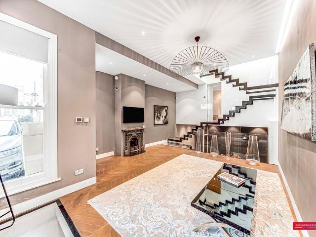 Princes Mews, Bayswater, London, W2