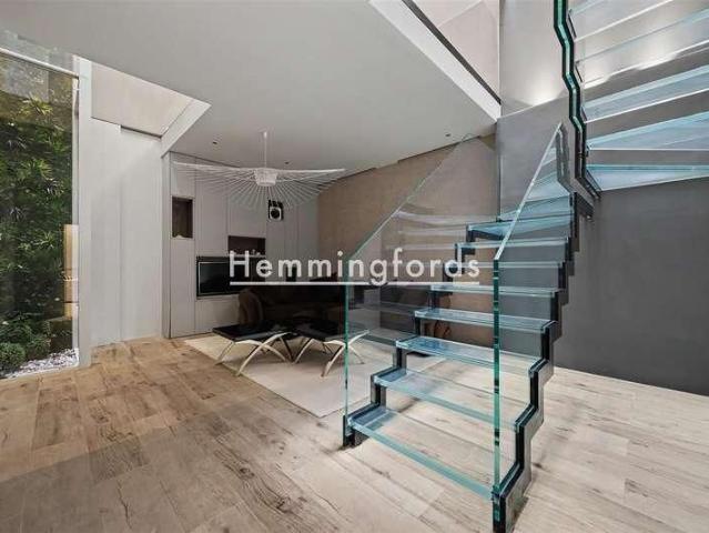Princes Mews, London, W2
