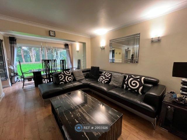 Princes Avenue, Carshalton SM5, 3 bed detached house to rent, £2,500 pcm | PrimeLocation