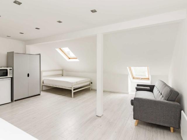 Princes Avenue, Finchley N3, Studio to rent, £1,250 pcm | PrimeLocation