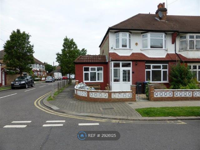 Princes Avenue, London N13, Room to rent, £975 pcm | PrimeLocation