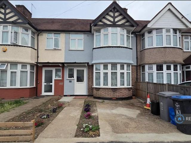 Princes Avenue, London, NW9 5 bed terraced house to rent £3,200 pcm £738 pw