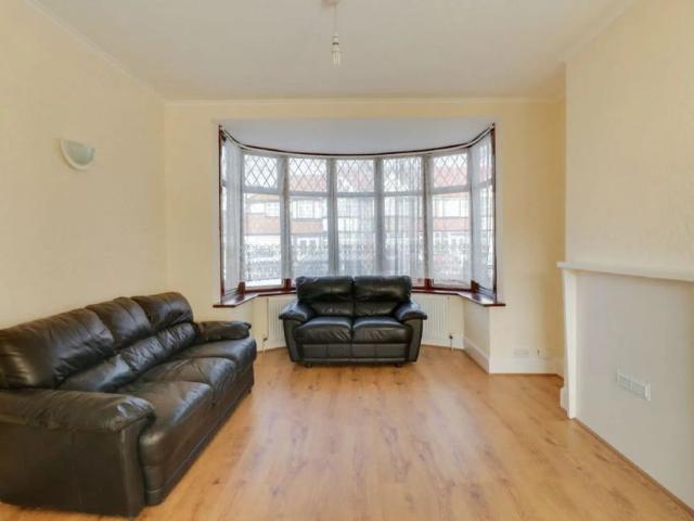 Princes Avenue, London, NW9