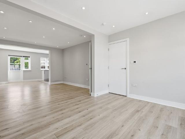 Princes Avenue, London, NW9