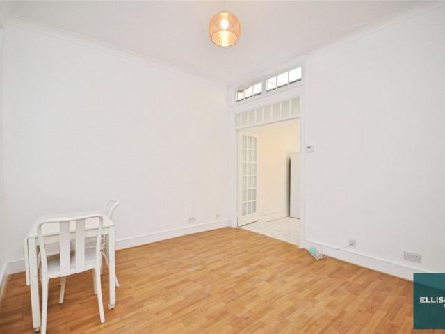 Princes Avenue, N3, London