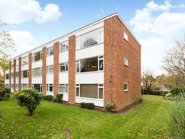 Princes Court, Princes Road, Weybridge KT13, 2 bed flat to rent, £1,600 pcm | PrimeLocation