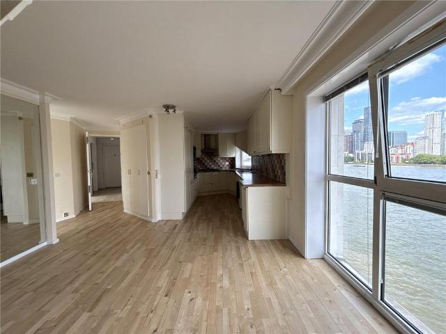 Princes Court, Rope Street, London SE16 2 bed penthouse to rent £2,750 pcm £635 pw