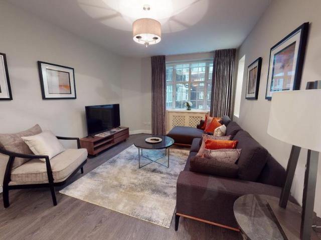 Princes Court, 88 Brompton Road. 2 bed flat to rent £4,117 pcm £950 pw