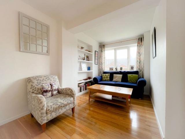 Princes Crescent, Brighton BN2, 4 bed flat to rent, £2,400 pcm | PrimeLocation