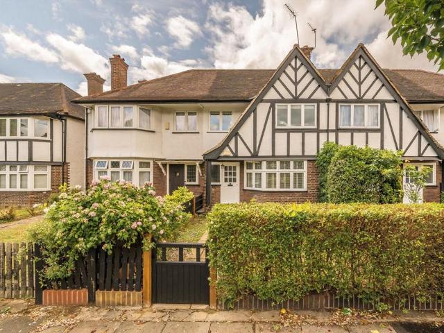 Princes Gardens, London W3 4 bed house to rent £4,000 pcm £923 pw