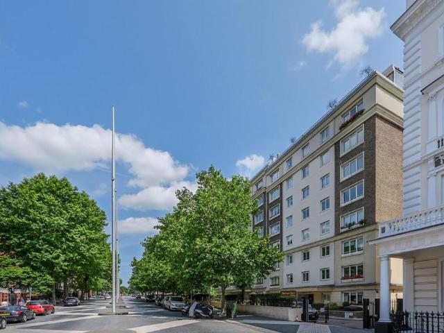 Princes Gate, South Kensington. 2 bed flat to rent £5,000 pcm £1,154 pw