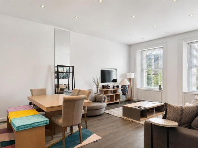 Princes Gate, South Kensington SW7 3 bed flat to rent £7,500 pcm £1,731 pw
