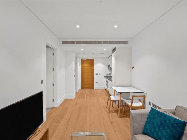 Princes House, 37 39 Kingsway. 1 bed flat to rent £3,575 pcm £825 pw