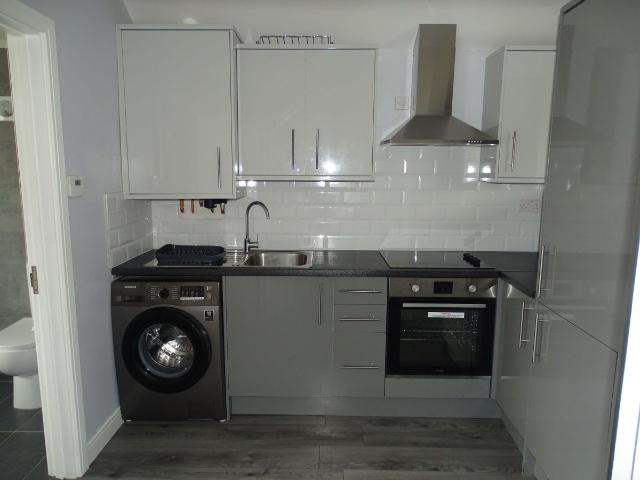 Princes Park Lane, Hayes UB3, 1 bed maisonette to rent, £1,400 pcm | PrimeLocation