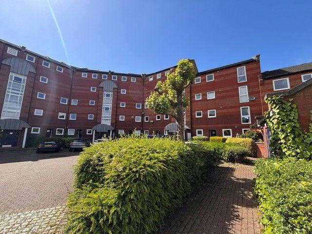 Princes Reach, Preston PR2, 2 bed flat to rent, £900 pcm | PrimeLocation
