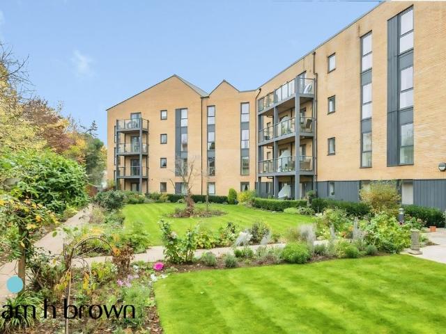 Princes Road, Chelmsford CM2, 1 bed flat to rent, £1,100 pcm | PrimeLocation