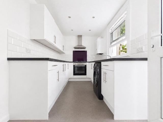 Princes Road, Brighton BN2, 2 bed detached house to rent, £1,750 pcm | PrimeLocation