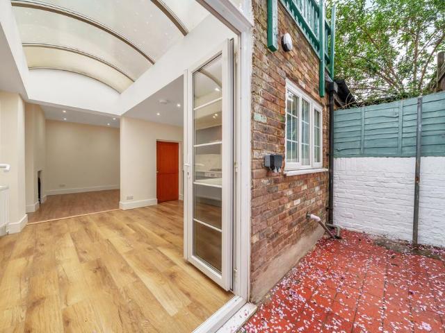 Princes Road, Ealing 3 bed house to rent £3,695 pcm £853 pw