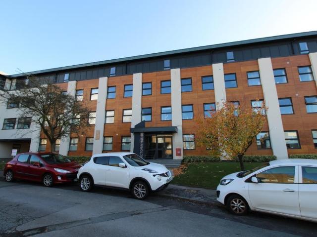 Princes Road, Ferndown BH22 2 bed flat to rent £1,175 pcm £271 pw