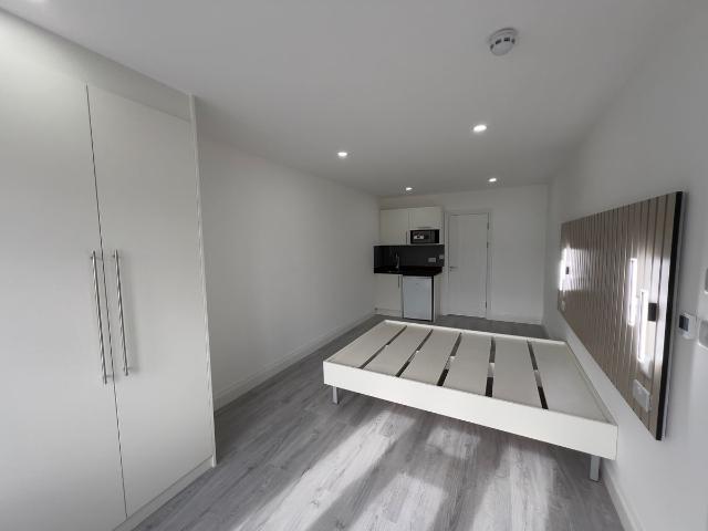 Princes Road, Ilford IG6, Room to rent, £1,200 pcm | PrimeLocation
