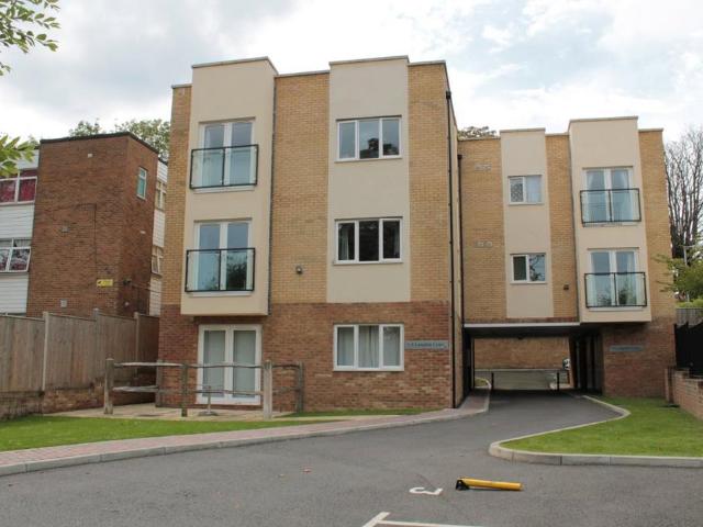 Princes Road, Redhill 1 bed apartment to rent £1,390 pcm £321 pw