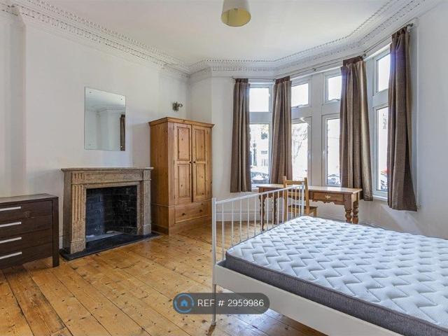 Princes Street, Cardiff CF24, 2 bed flat to rent, £1,300 pcm | PrimeLocation