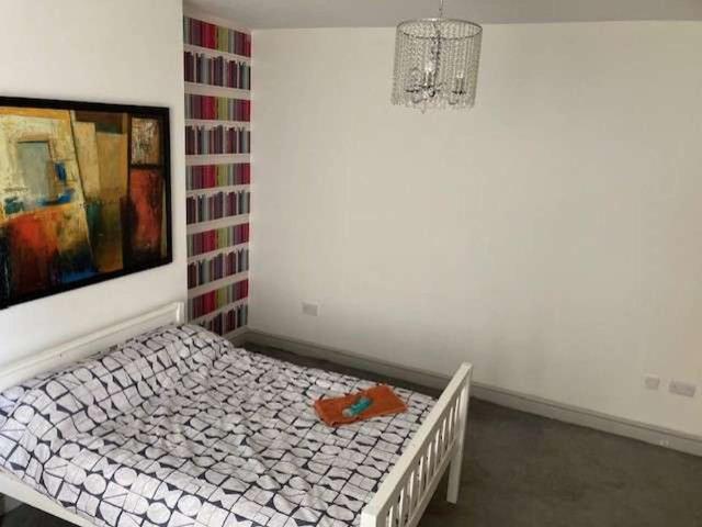 Princes Street Room 6