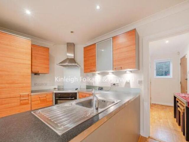 Princes Way, Southfields, 2 Bedroom Flat