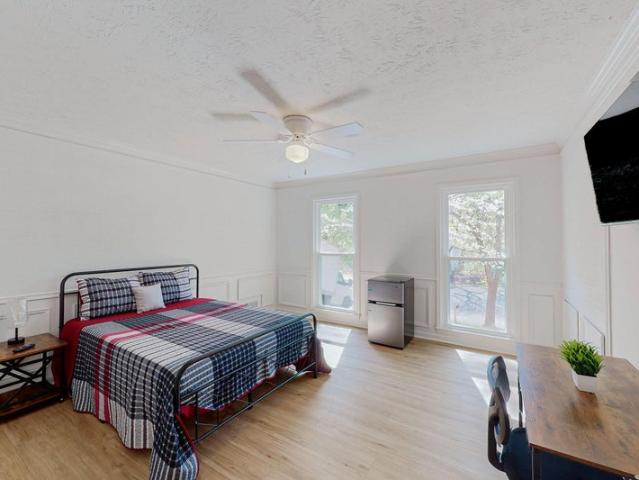 Princess Tammy Cove Living | Free WiFi | Mont